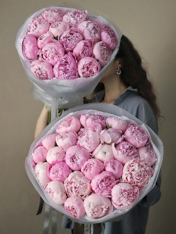 Mono Bouquet of Romantic Peonies – Amelie Flowers – Best Florist | Same ...
